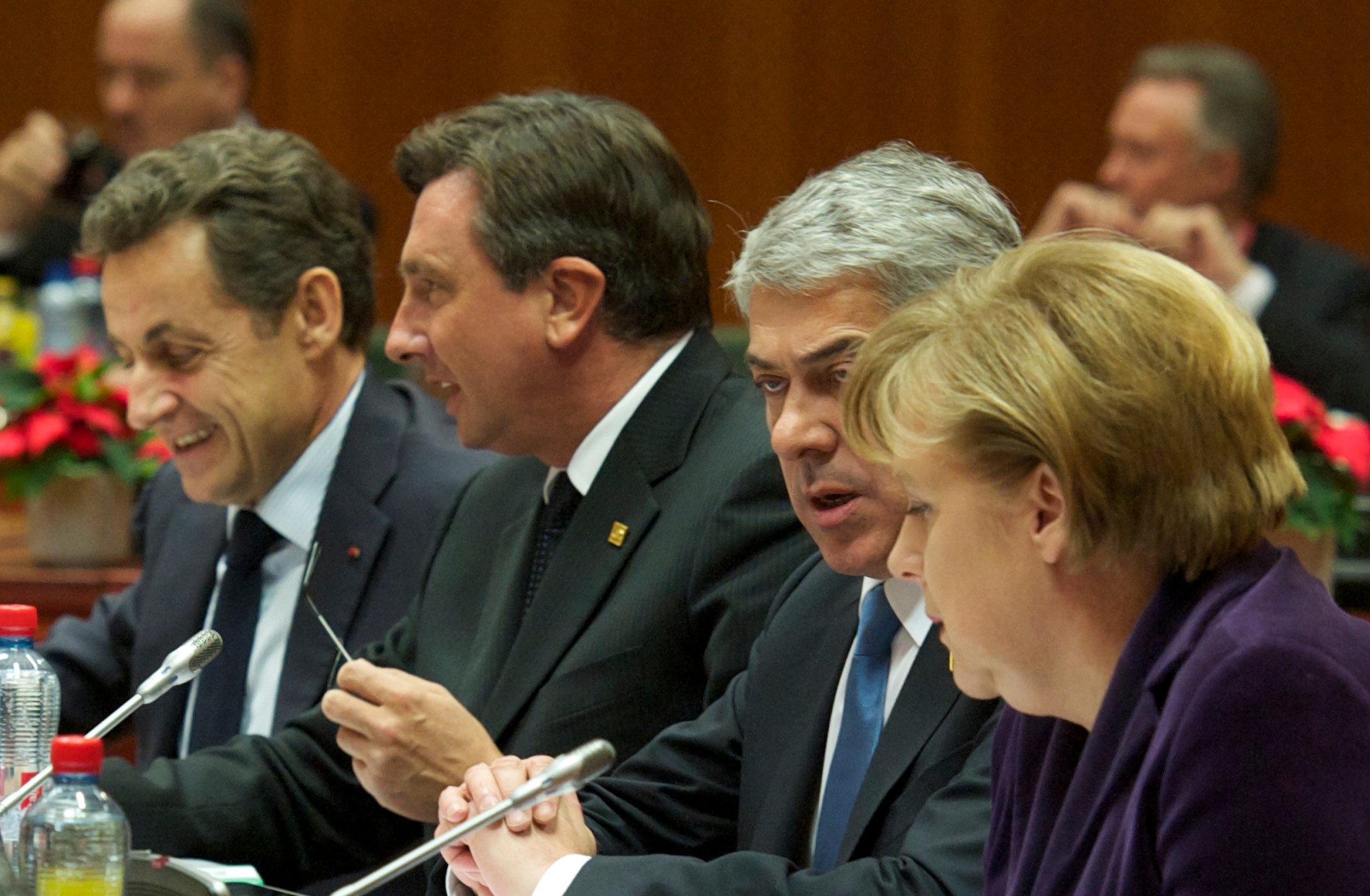 ‘Euro-plus-pact’ agreed amid Portugal crisis – EUobserver