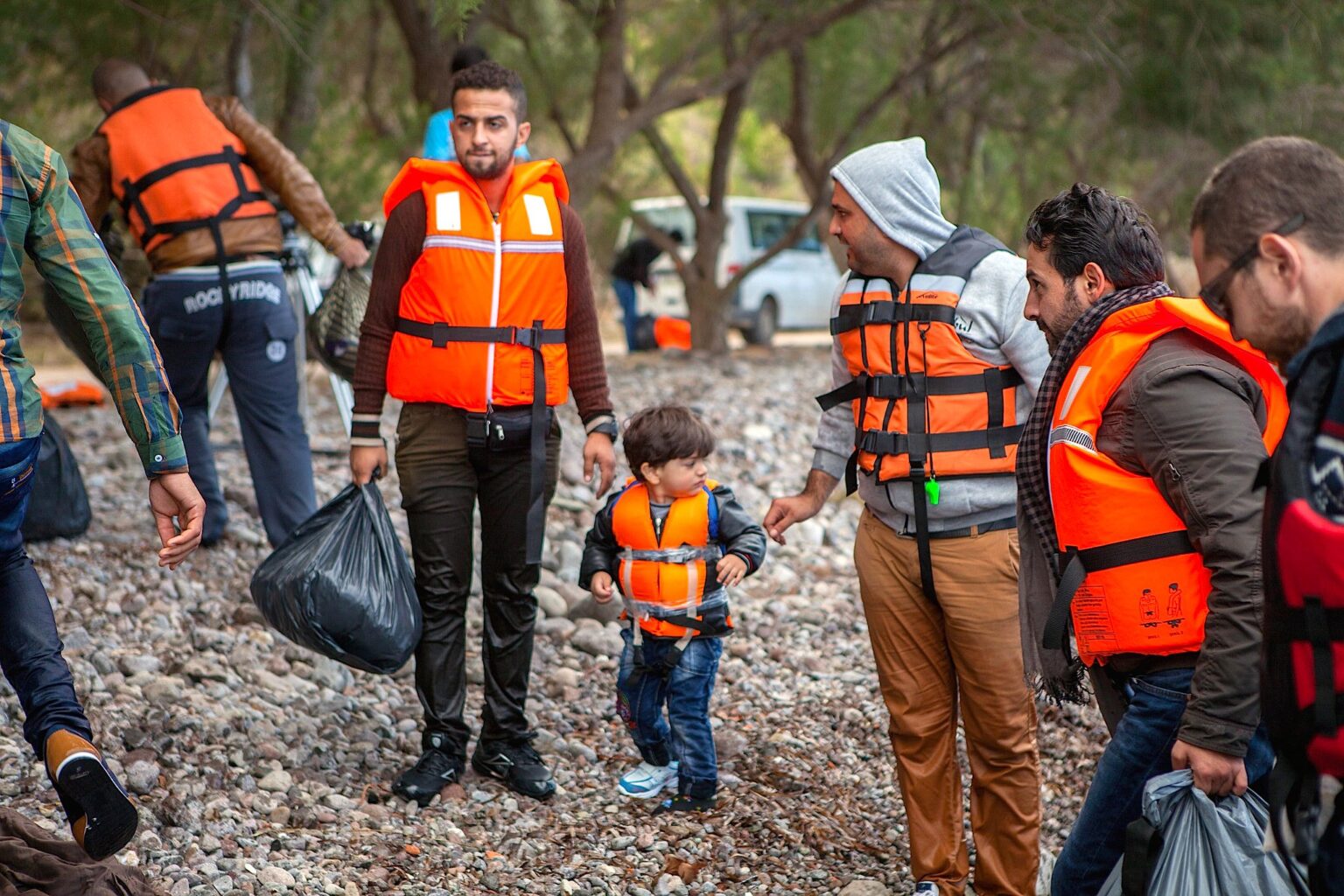 UN refugee agency helps EU countries design deported migrant ‘return ...