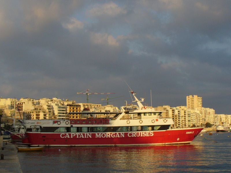 Three EU states willing to help Malta ‘tourism boat’ migrants – EUobserver