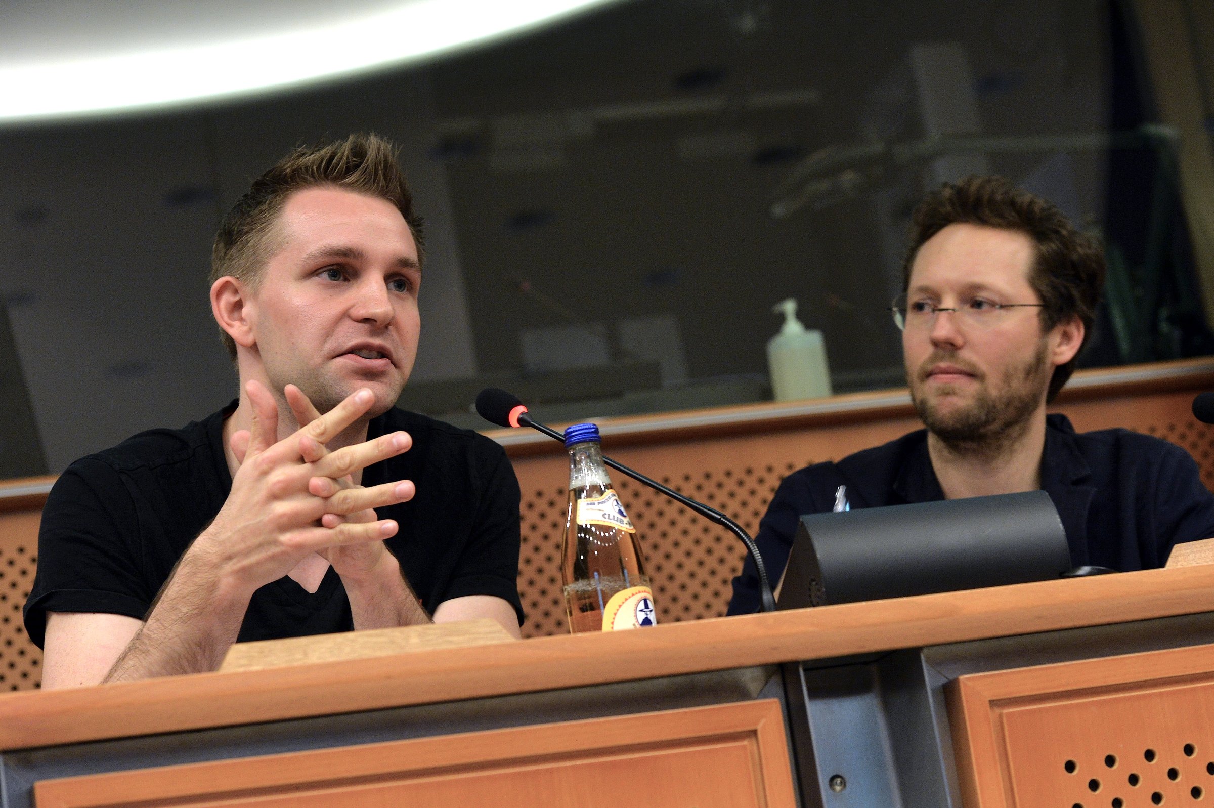 Austrian privacy case against Facebook hits legal snag – EUobserver