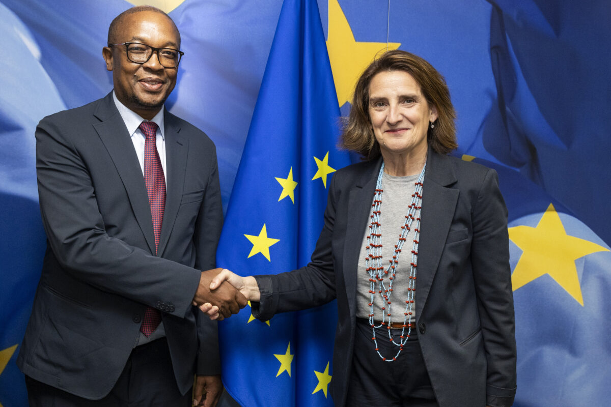 EU breaks deadlock on deportation bill by fast-tracking return hubs ...